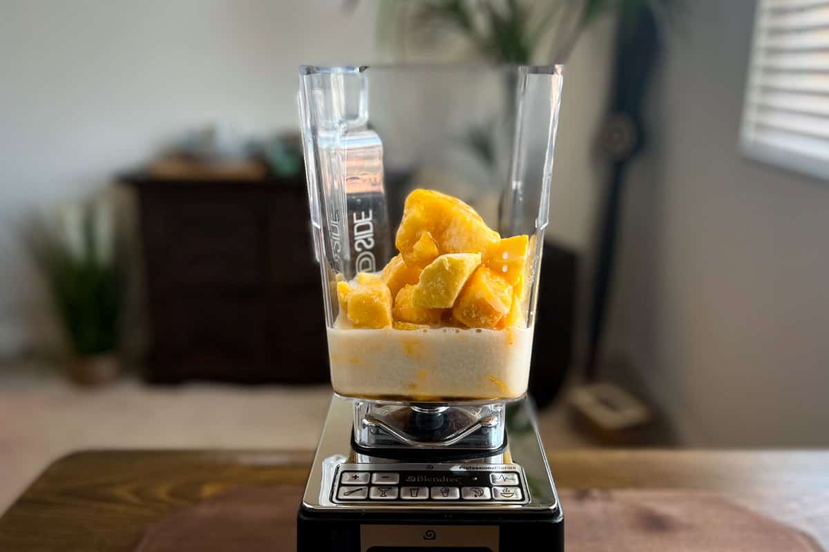 Best Tropical Mango Smoothie without Dairy