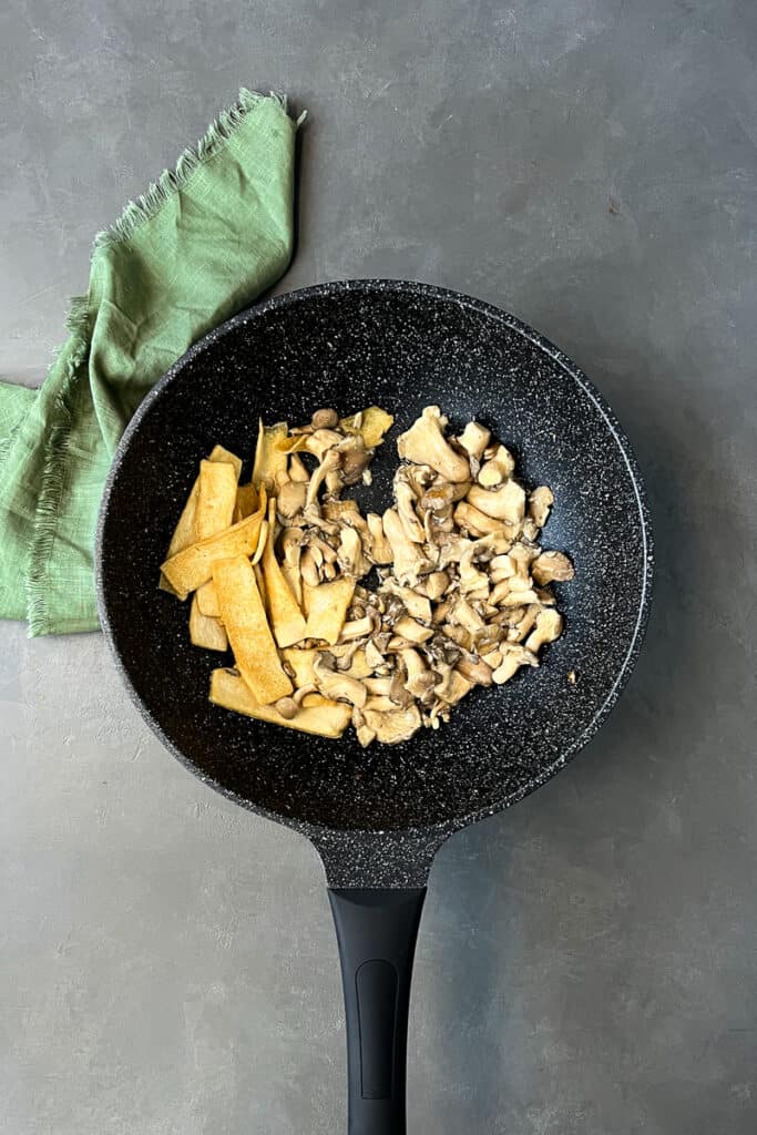 Easy Chow Fun Noodles (With Tofu)