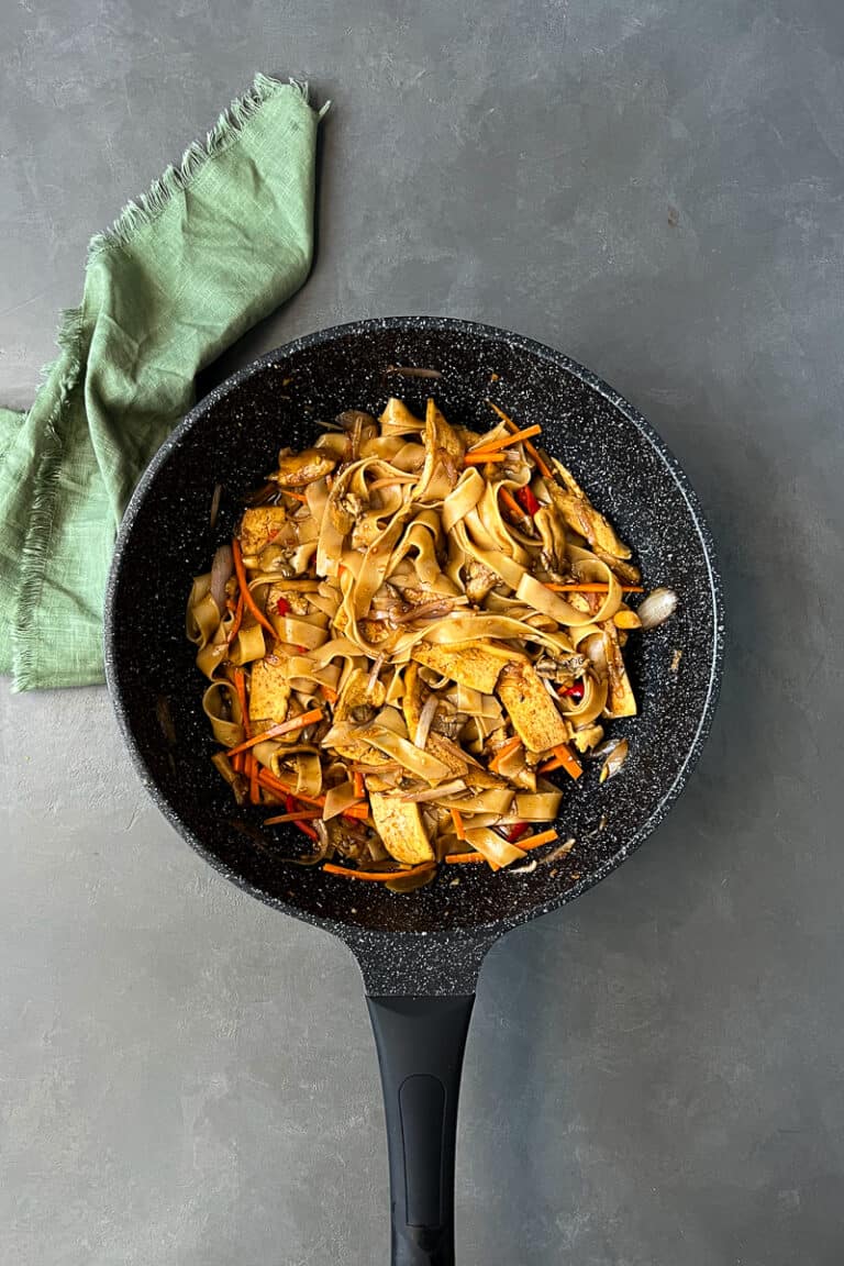 Easy Chow Fun Noodles (With Tofu)