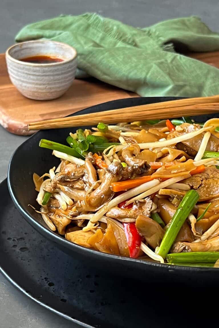 Easy Chow Fun Noodles (With Tofu)