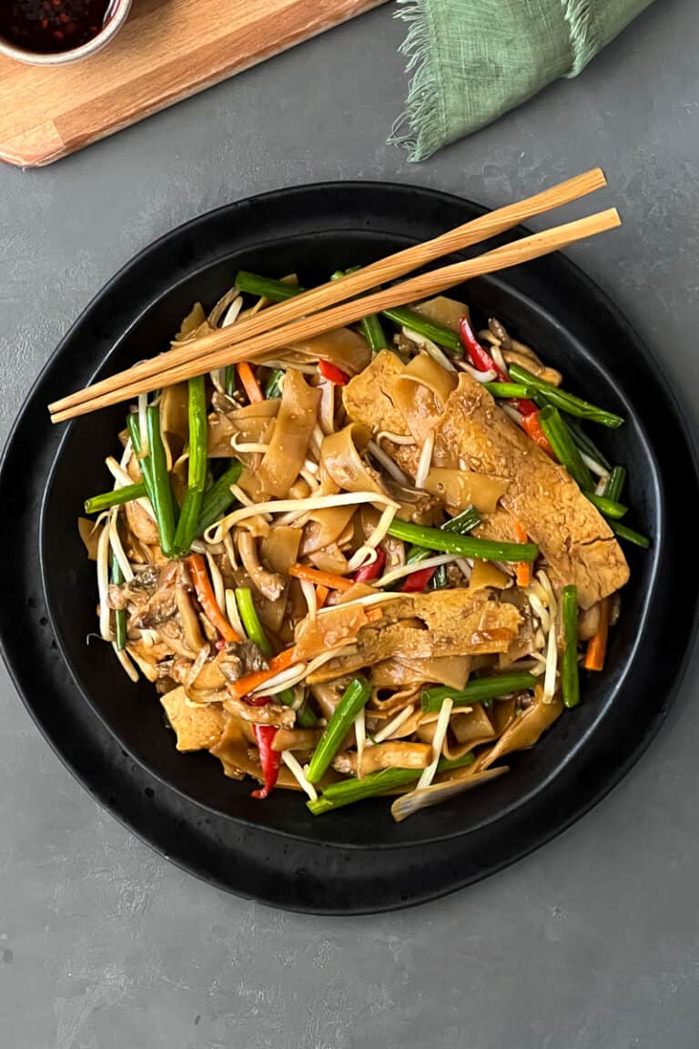 Easy Chow Fun Noodles (With Tofu)