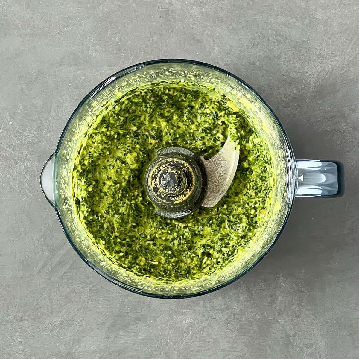 Easy Spinach Pesto (Without Oil)