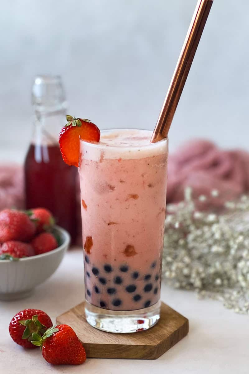 Creamy Strawberry Boba Tea
