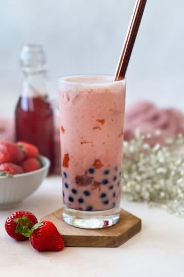 Creamy Strawberry Boba Tea