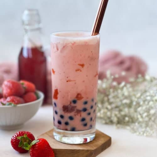 Creamy Strawberry Boba Tea