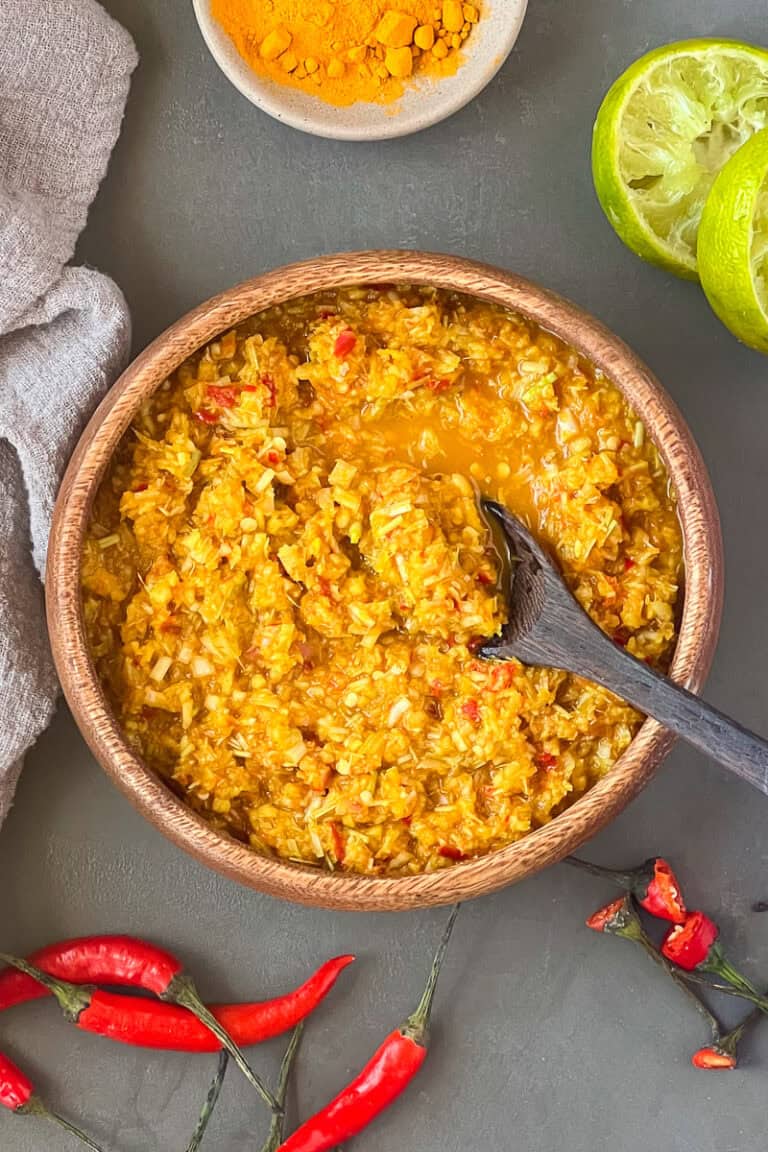 Easy Yellow Curry Paste